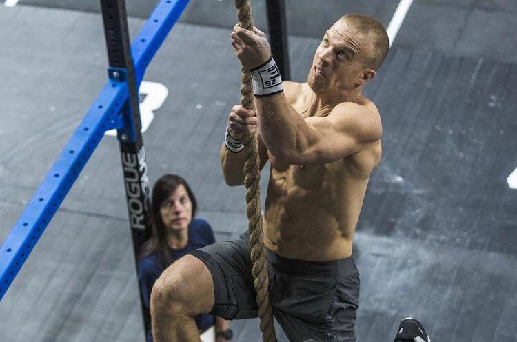 Scott Panchik se lesiona e reclama de semifinal - Hora do Burpee